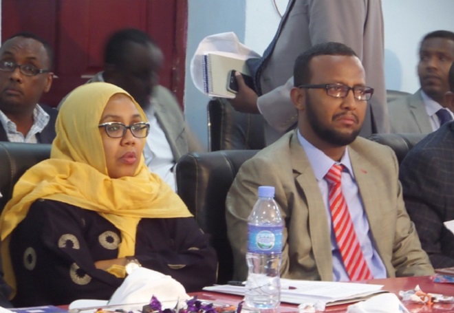 Wararka Maanta: Sabti, Apr 11, 2015-Shir Wadatashi ah oo Maanta Dowladda Somalia iyo Puntland ...